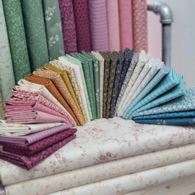 Sewing Basket by Laundry Basket Quilts | Heirloom Red by Riley Blake D ...